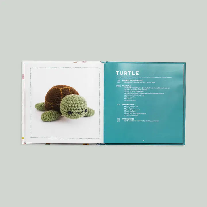 WHIMSICAL STITCHES (AMIGURUMI BOOK SERIES)